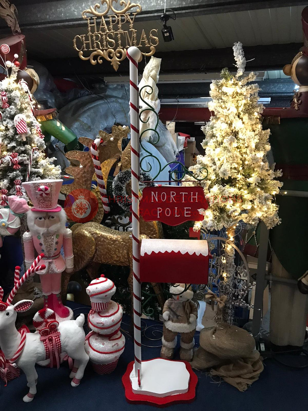 Elevate Your Christmas Display with Sophisticated Metal Display Props ...